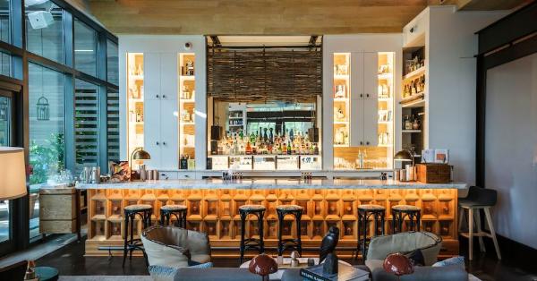 Library by the Sea - Grand Cayman - Bar - 50Best Discovery