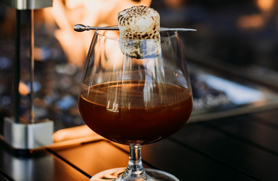 The Raven Room - Whistler - Bar - 50Best Discovery