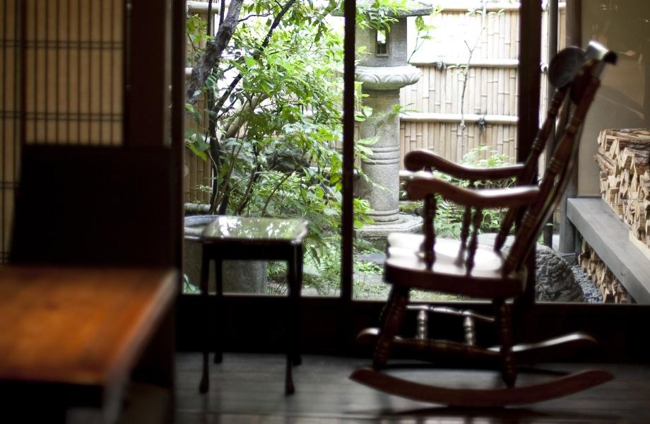 Bar Rocking Chair - Kyoto - Bar - 50Best Discovery